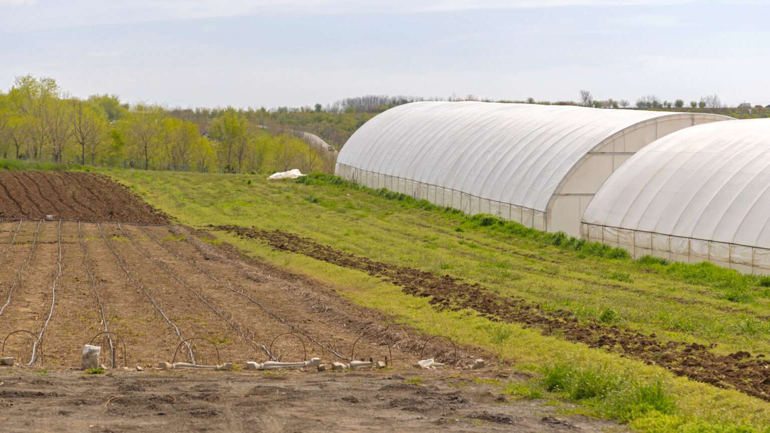 Understanding the Definition and Benefits of Amish Made Hoop Buildings ...